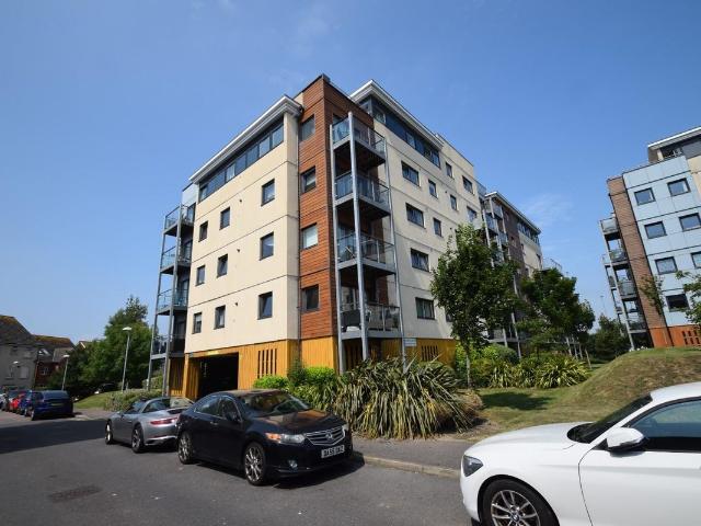 Groombridge Avenue, Eastbourne BN22, 2 bed flat to rent, £1,200 pcm | PrimeLocation