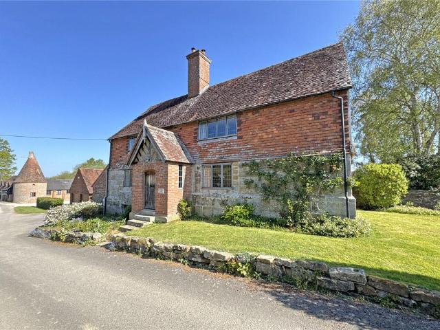 Groombridge, East Sussex 6 bed detached house to rent £4,950 pcm £1,142 pw