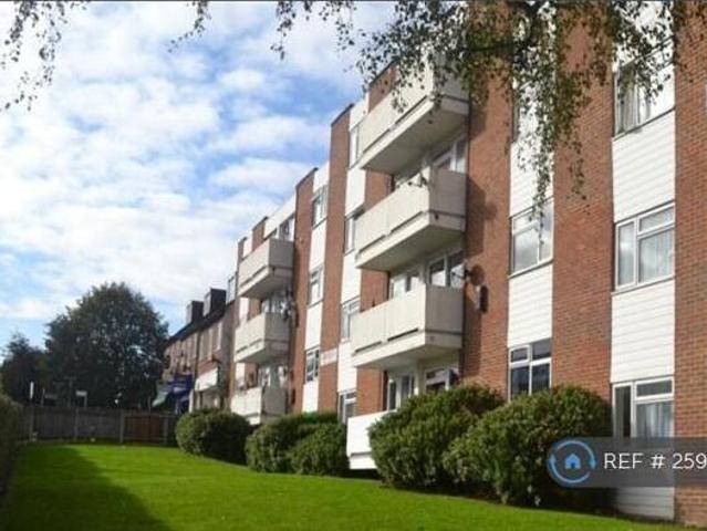 Grosslea, Morden, 2 Bedroom Flat