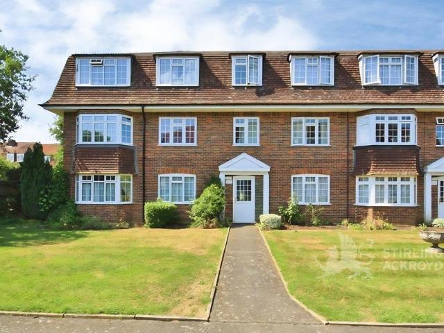Grosvenor Court, Guildford, Surrey, GU4 2 bed apartment to rent £1,750 pcm £404 pw