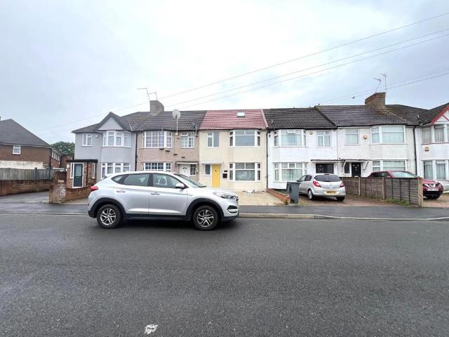 Grosvenor Crescent, Uxbridge UB10 5 bed terraced house to rent £3,999 pcm £923 pw