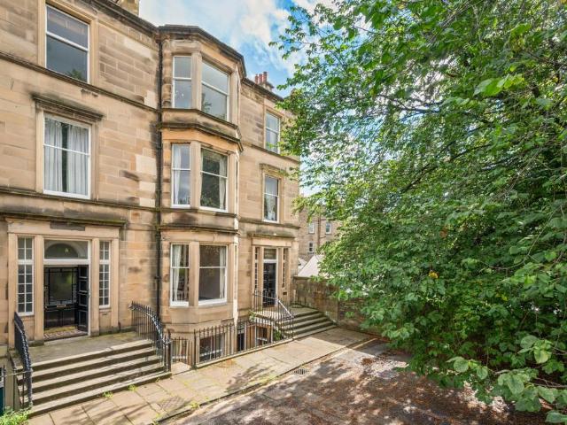 Grosvenor Gardens, Edinburgh. 5 bed house to rent £5,500 pcm £1,269 pw