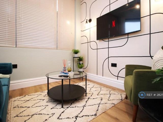 Grosvenor House, Bristol, BS2 2 bed flat to rent £1,800 pcm £415 pw