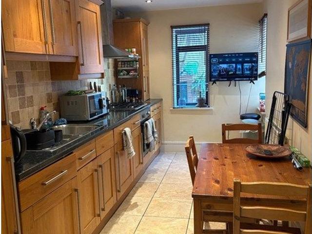 Grosvenor House, London SW17, 3 bed flat to rent, £850 pcm | PrimeLocation