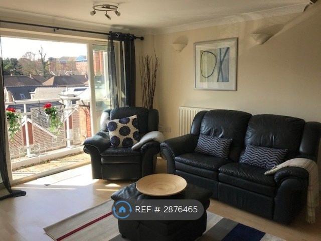 Grosvenor House, Sutton SM1, 2 bed flat to rent, £1,900 pcm | PrimeLocation