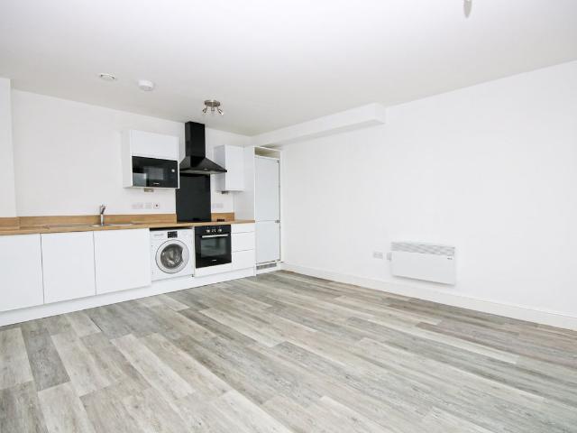 Grosvenor House, Prince Of Wales Road, Norwich NR1, 2 bed flat to rent, £1,250 pcm | PrimeLocation