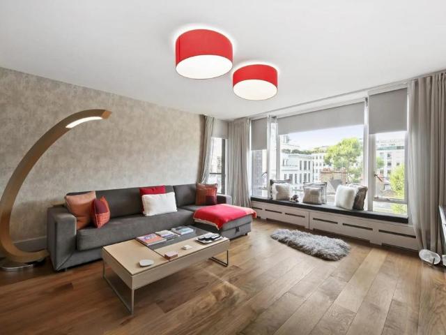 Grosvenor Hill Court, Bourdon Street. 2 bed apartment to rent £5,417 pcm £1,250 pw