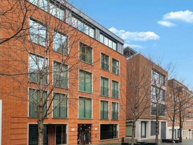 Grosvenor Hill, London, 2 Bedroom Apartment