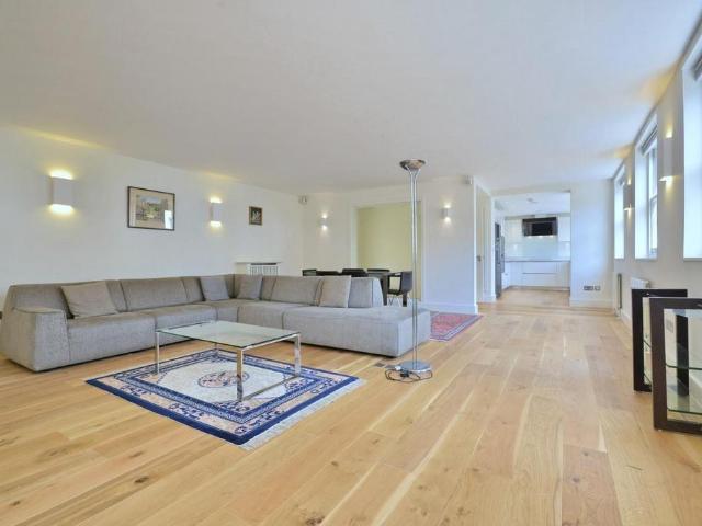 Grosvenor Square, Mayfair, London W1K 2 bed flat to rent £8,667 pcm £2,000 pw