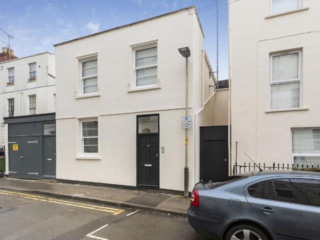 Grosvenor Street, Cheltenham GL52, 1 bed flat to rent, £925 pcm | PrimeLocation