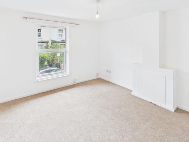 Grosvenor Street, Cheltenham GL52, 2 bed terraced house to rent, £995 pcm | PrimeLocation