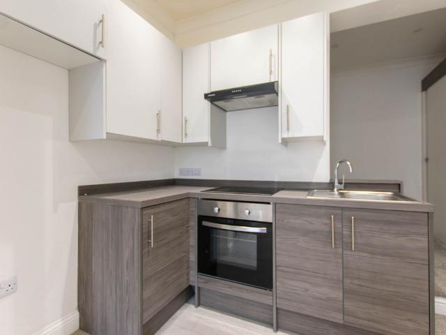 Grosvenor Street, Cheltenham GL52, Studio to rent, £800 pcm | PrimeLocation