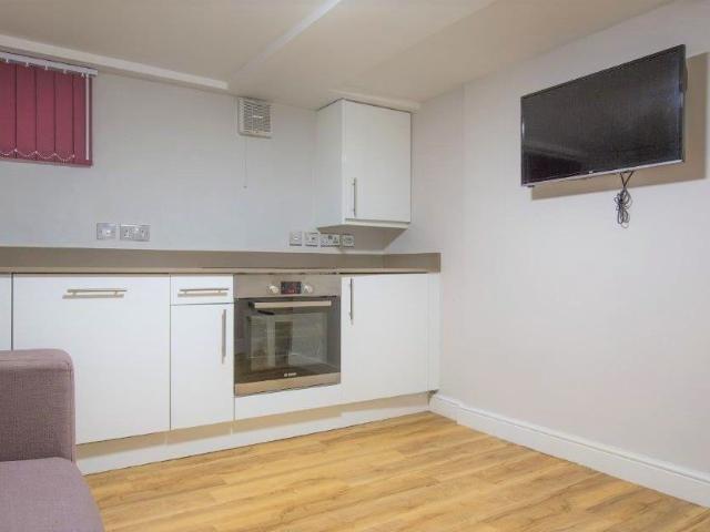 Grosvenor Street, Chester CH1, 1 bed flat to rent, £1,200 pcm | PrimeLocation