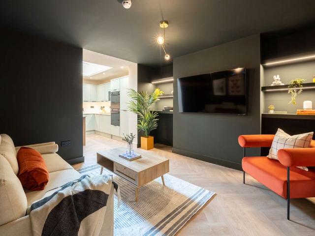 Grosvenor Place Room 1