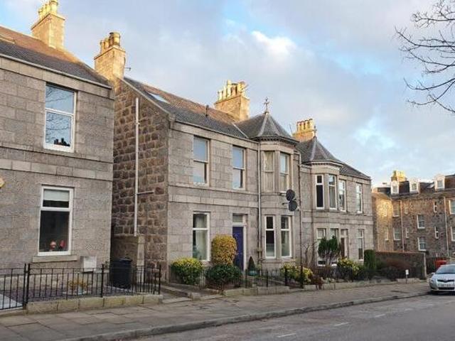 Grosvenor Place, Rosemount, 1 Bedroom Flat
