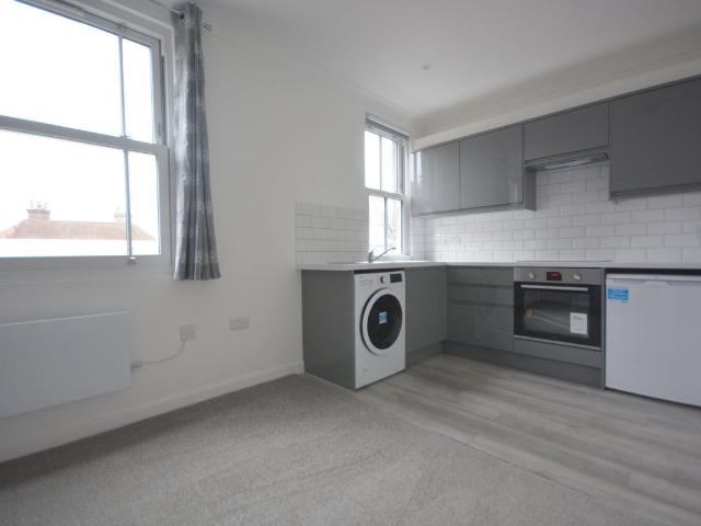 Grosvenor Road, Tunbridge Wells TN1, 1 bed flat to rent, £1,075 pcm | PrimeLocation