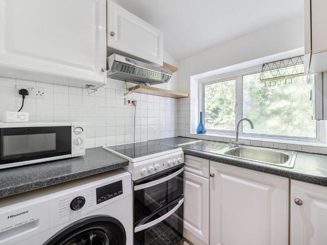 Grosvenor Road, Watford WD17, 1 bed maisonette to rent, £1,300 pcm | PrimeLocation