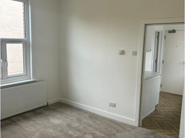 Grosvenor Road, Westcliff On Sea SS0, 1 bed flat to rent, £1,100 pcm | PrimeLocation