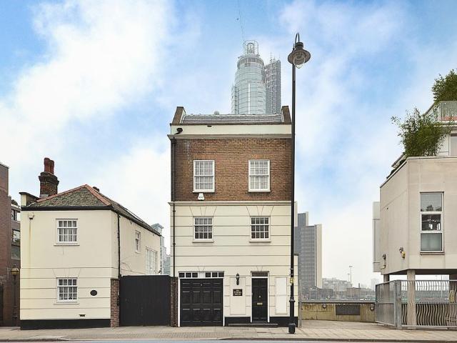 Grosvenor Road, Westminster, London, SW1V