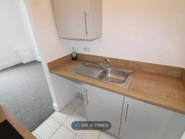 Grosvenor Road, Birkenhead CH43, 1 bed flat to rent, £570 pcm | PrimeLocation