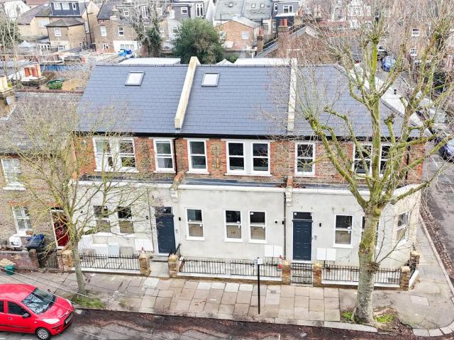Grosvenor Road, Ealing 1 bed apartment to rent £1,650 pcm £381 pw