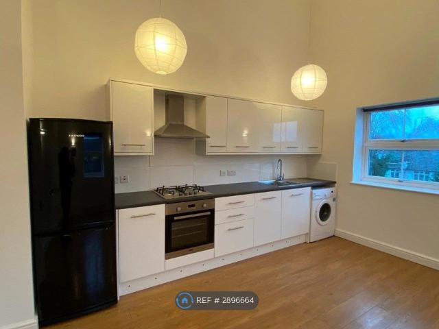 Grosvenor Road, Kent BR4, 2 bed flat to rent, £1,600 pcm | PrimeLocation