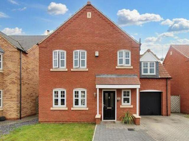 Grosvenor Road, Kingswood, 4 Bedroom Detached