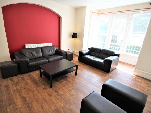 Grosvenor Road, leeds LS6 12 bed detached house to rent £6,136 pcm £1,416 pw