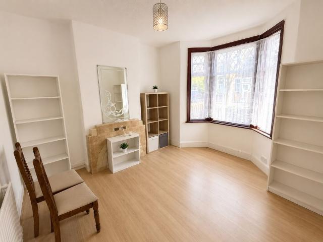 Grosvenor Road, Leyton E10, 4 bed semi detached house to rent, £2,400 pcm | PrimeLocation