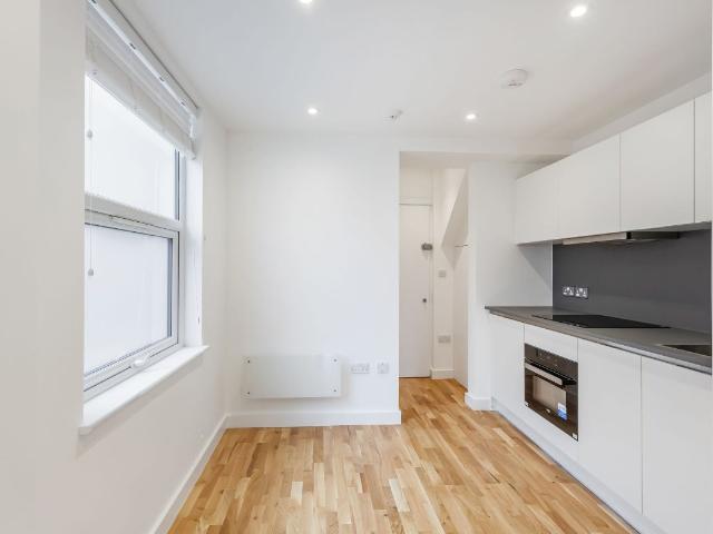 Grosvenor Road, London W7, Studio to rent, £1,395 pcm | PrimeLocation