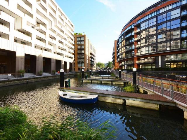Grosvenor Waterside, Chelsea, London. 1 bed flat to rent £2,800 pcm £646 pw