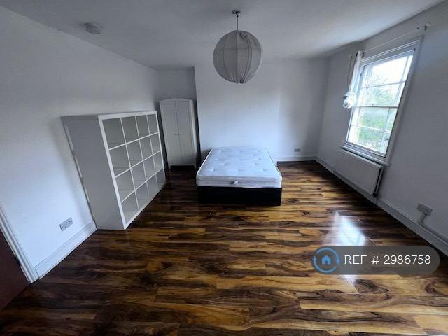 Grosvenor Terrace, Camberwell. 6 bed semi detached house to rent £5,800 pcm £1,338 pw