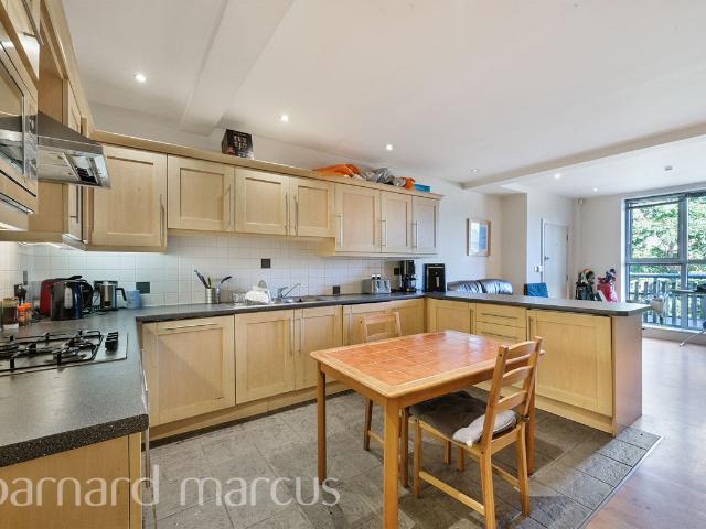 Grosvenor Terrace, London SE5, 3 bed flat to rent, £3,250 pcm | PrimeLocation