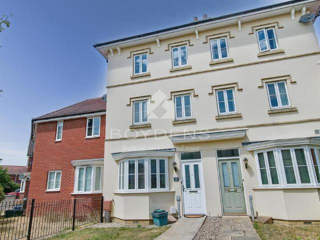 Gratian Close, Colchester CO4 3 bed terraced house to rent £1,495 pcm £345 pw