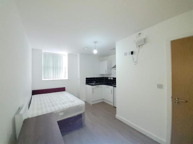 Grattan House, Sunbridge Road, Bradford BD1, Studio to rent, £475 pcm | PrimeLocation