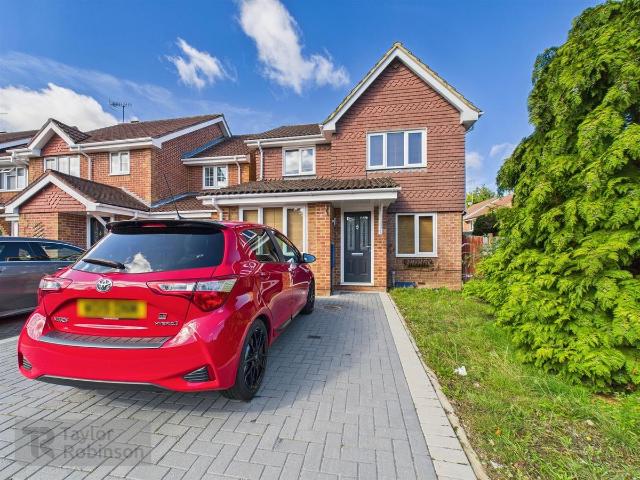 Graveney Road, Maidenbower, Crawley, West Sussex. RH10, 4 bed property to rent, £2,200 pcm | PrimeLocation