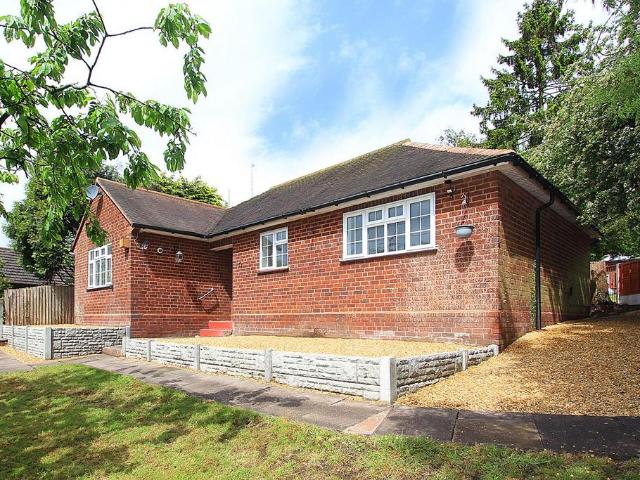 Gravel Hill, Wombourne, Wolverhampton 3 bed detached bungalow to rent £1,295 pcm £299 pw