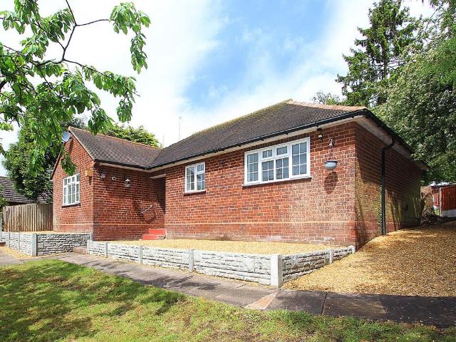 Gravel Hill, Wombourne, Wolverhampton WV5, 3 bed detached bungalow to rent, £1,295 pcm | PrimeLocation