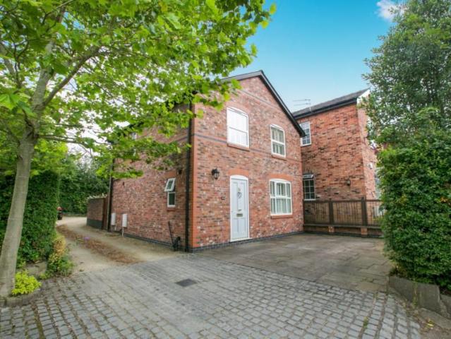 Gravel Lane, Wilmslow SK9, 3 bed detached house to rent, £2,000 pcm | PrimeLocation