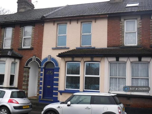 Gravesend Road, Rochester, ME2 2 bed terraced house to rent £1,275 pcm £294 pw