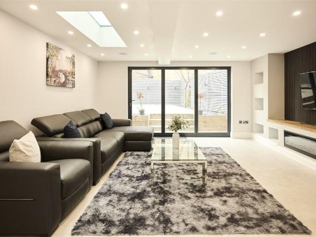Grayling Road, London N16, 5 bed terraced house to rent, £11,000 pcm | PrimeLocation
