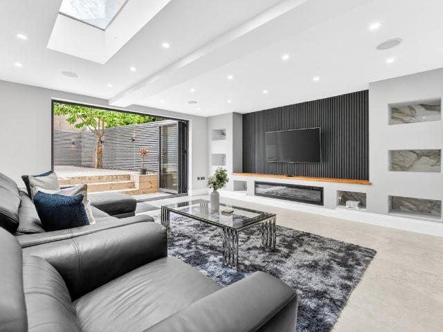 Grayling Road, Stoke Newington N16, 5 bed terraced house to rent, £10,500 pcm | PrimeLocation