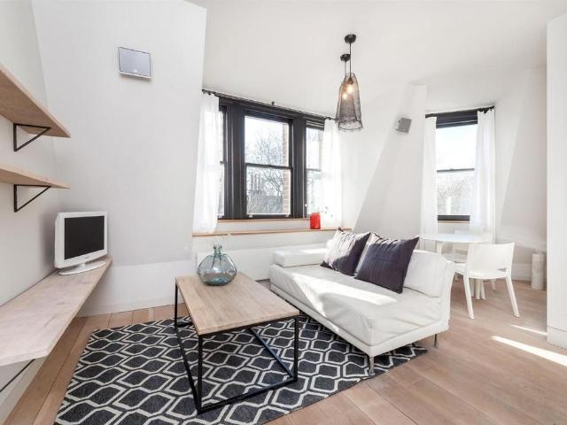 Grays Inn Road, London WC1X 1 bed apartment to rent £2,500 pcm £577 pw