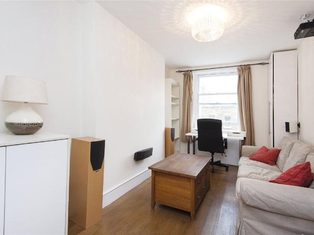 Gray's Inn Road, London WC1X, 1 bed flat to rent, £2,500 pcm | PrimeLocation