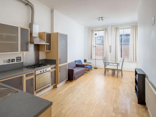 Grays Inn Road, London WC1X, 2 bed flat to rent, £2,900 pcm | PrimeLocation