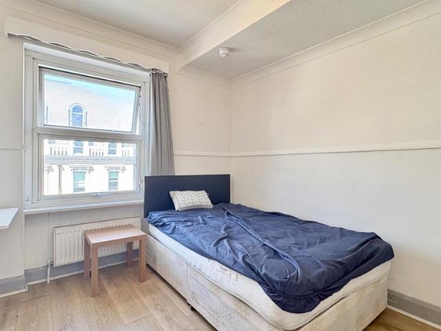 Grays Inn Road, London, WC1X Studio to rent £1,399 pcm £323 pw
