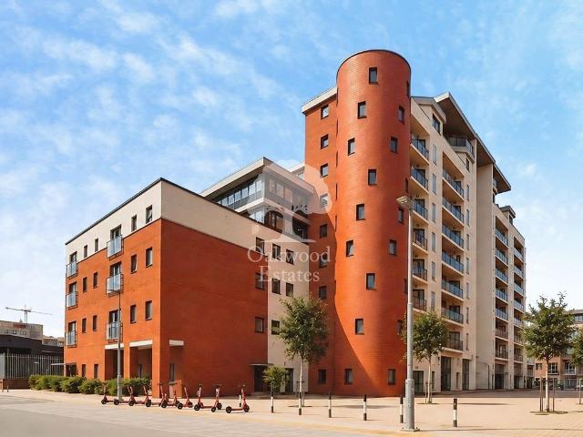 Grays Place, Slough SL2 2 bed apartment to rent £1,600 pcm £369 pw