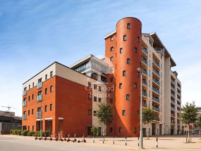 Grays Place, Slough SL2, 2 bed flat to rent, £1,450 pcm | PrimeLocation