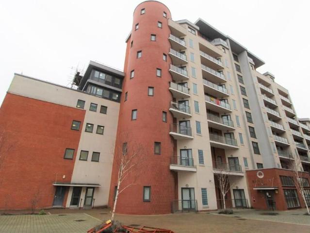 Grays Place, Slough SL2, 2 bed flat to rent, £1,800 pcm | PrimeLocation