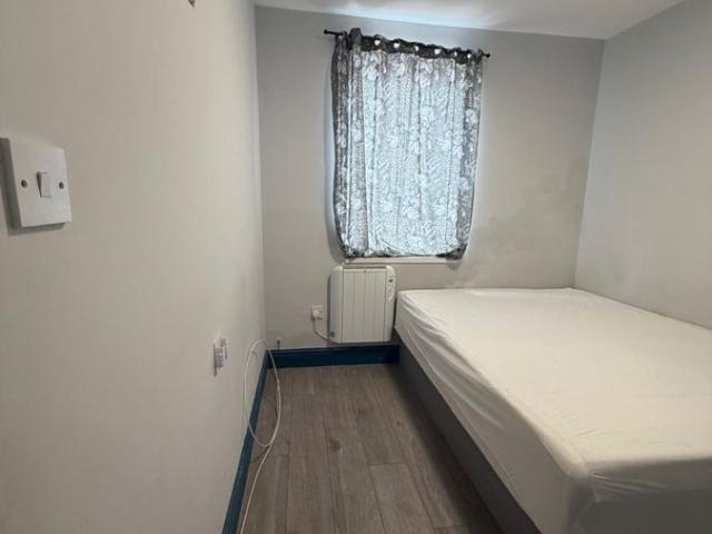 Grays Road, Slough SL1, 1 bed flat to rent, £795 pcm | PrimeLocation